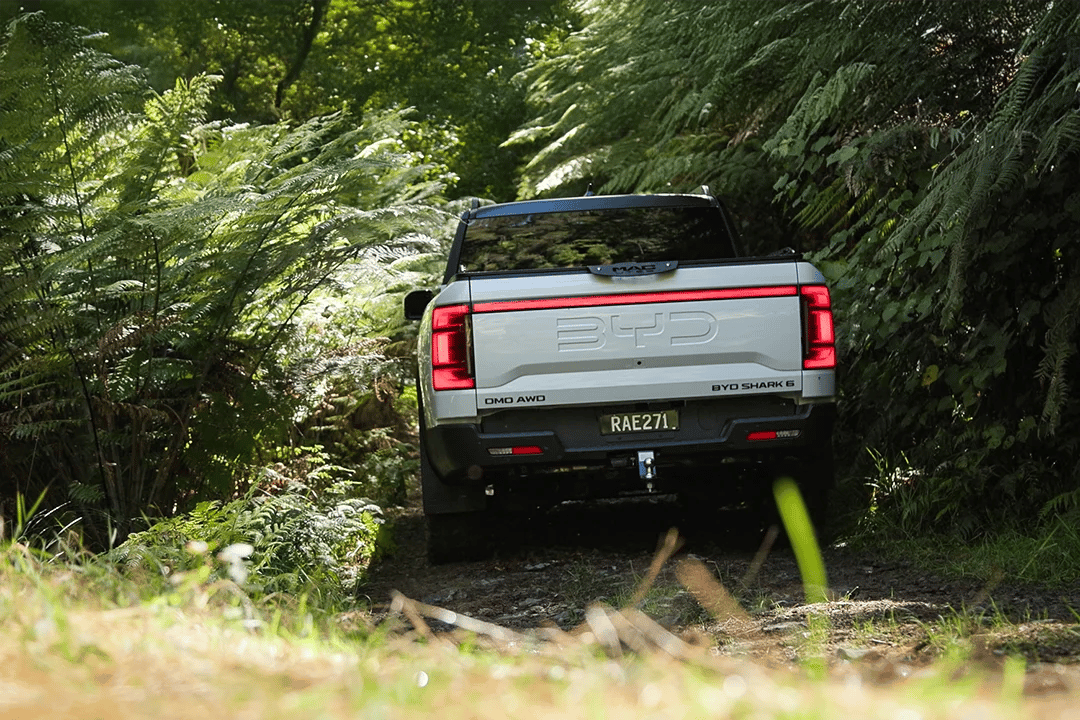 BYD SHARK 6 Tested by Ebbett BYD - Off-Road, Water Crossings, Towing ...